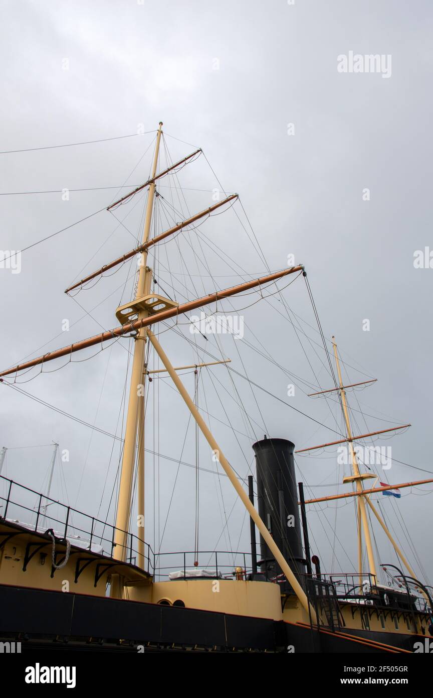 Tripod mast hi-res stock photography and images - Alamy