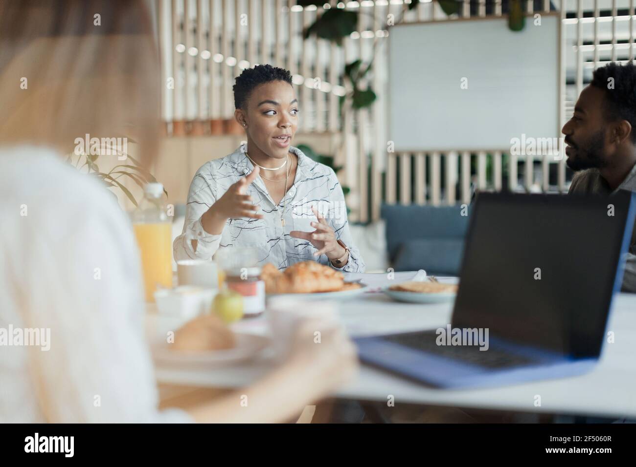 Coworker sit hi-res stock photography and images - Alamy