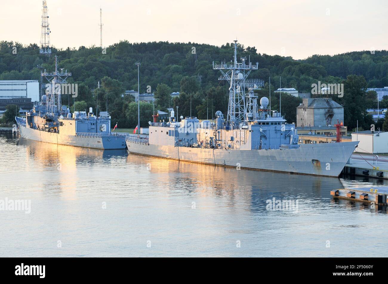 Polish Oliver Hazard Perry class guided missile frigate ORP General ...