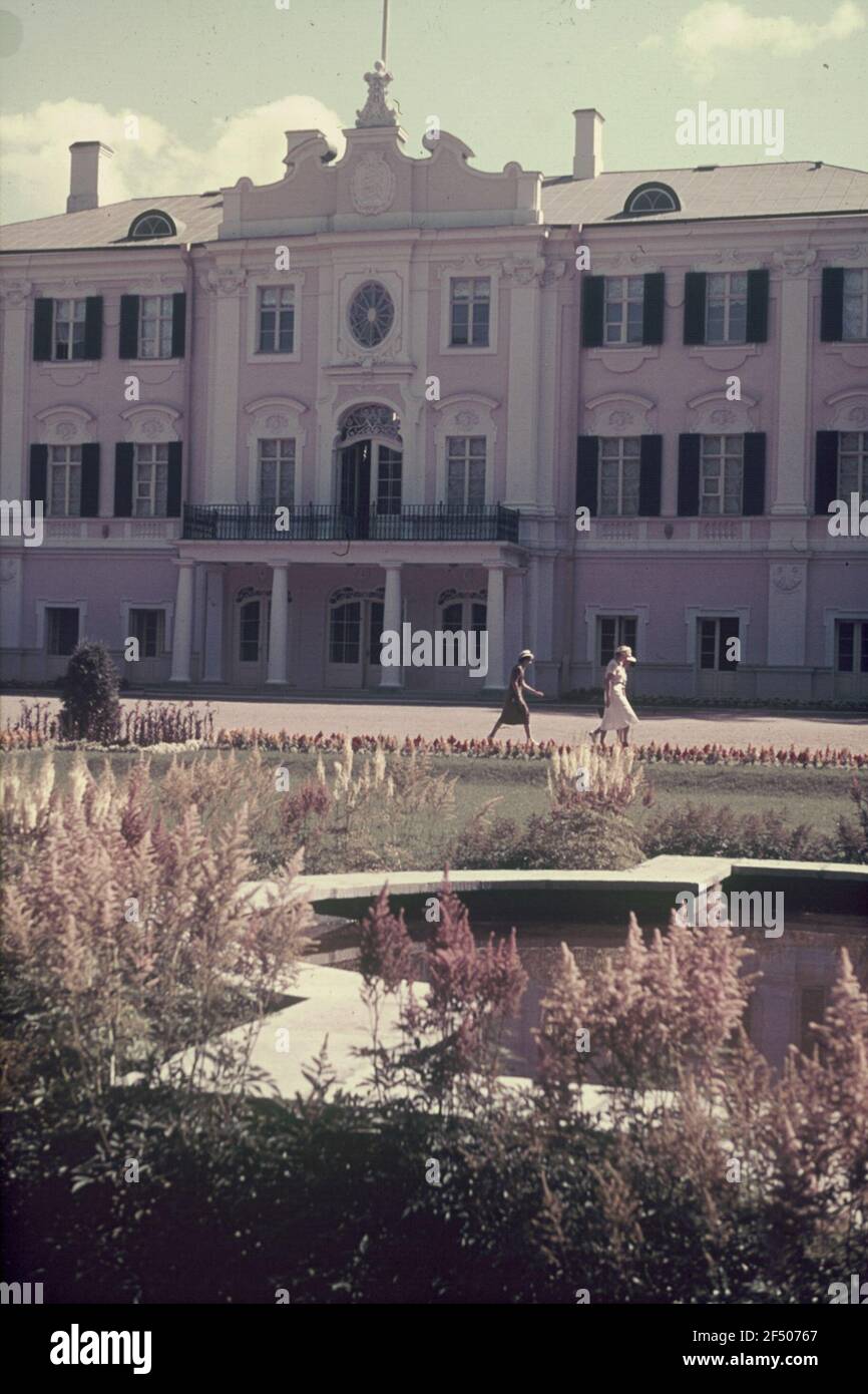 Middle risalit of a castle. Park page Stock Photo - Alamy