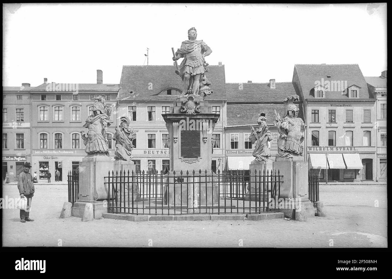 Monument kaiser friedrich hi-res stock photography and images - Alamy