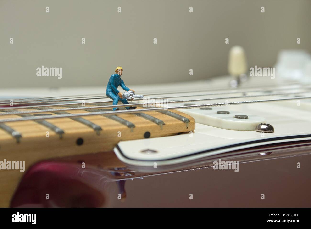 Figure with guitar hi-res stock photography and images - Alamy