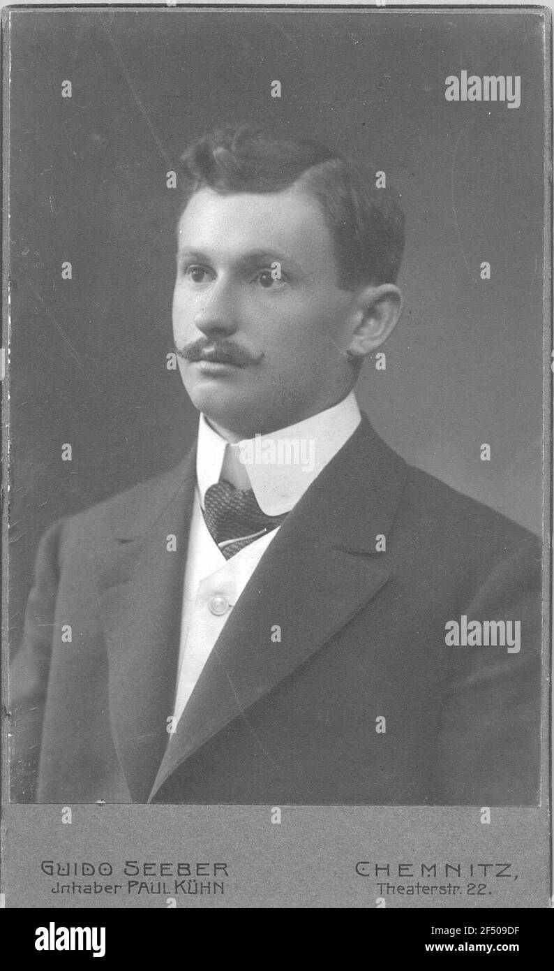 Portrait Ernst Otto Gerhardt, taken in Chemnitz, Theaterstraße 22 Stock ...