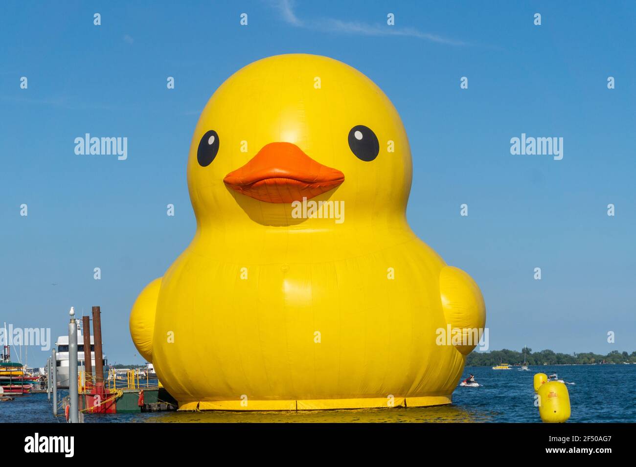 Giant Rubber Duck to Celebrate Canada's 150th Anniversary, Toronto ...