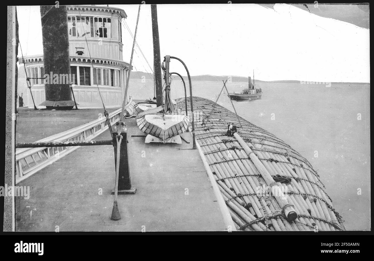 Log raft columbia river hi-res stock photography and images - Alamy