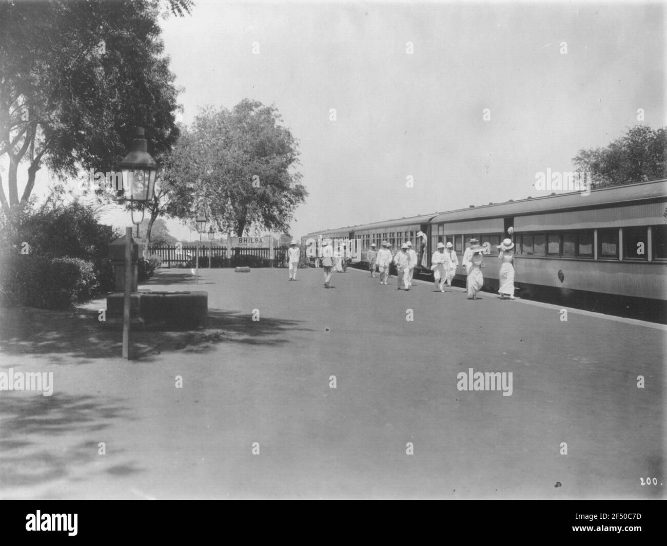 India platform Black and White Stock Photos & Images - Alamy