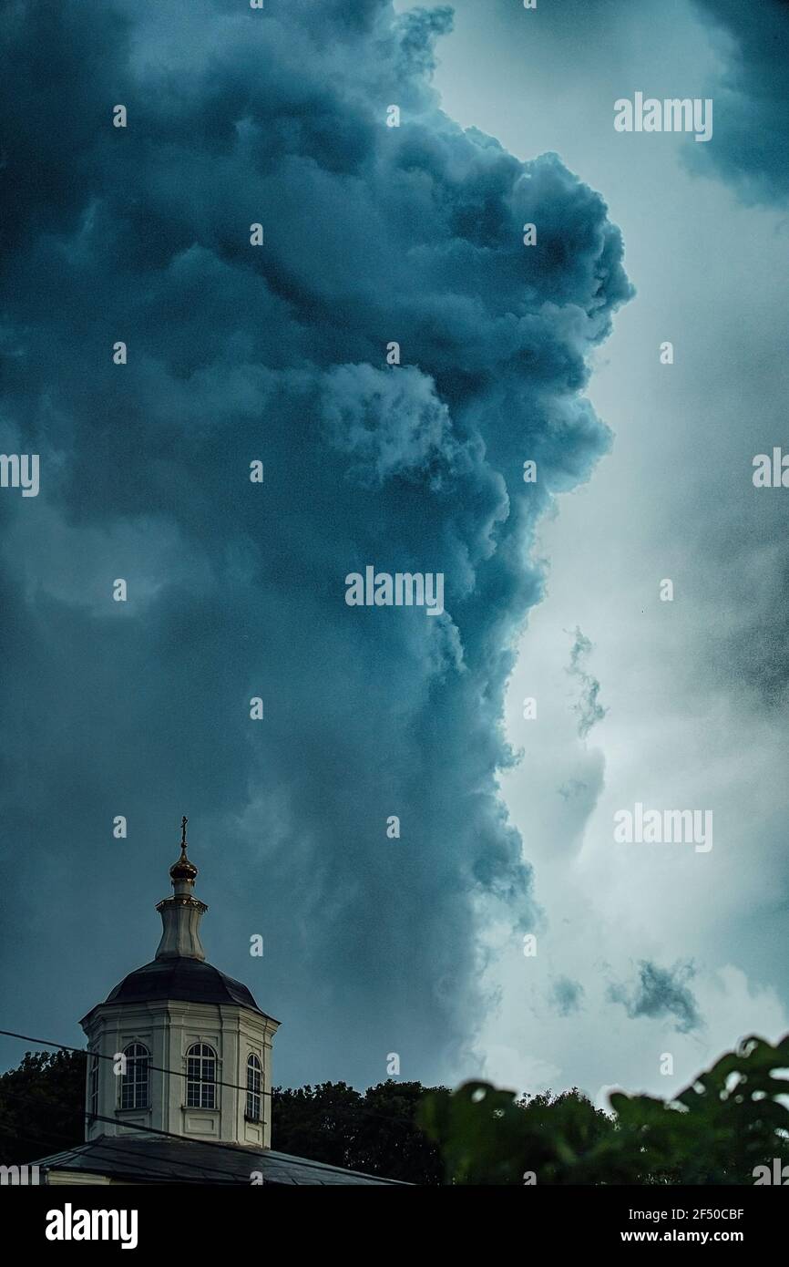 Terrible weather hi-res stock photography and images - Alamy