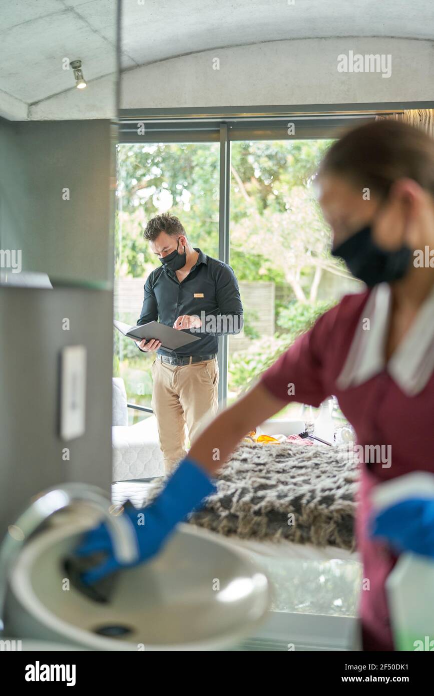Hotel room cleaning service hi-res stock photography and images - Alamy