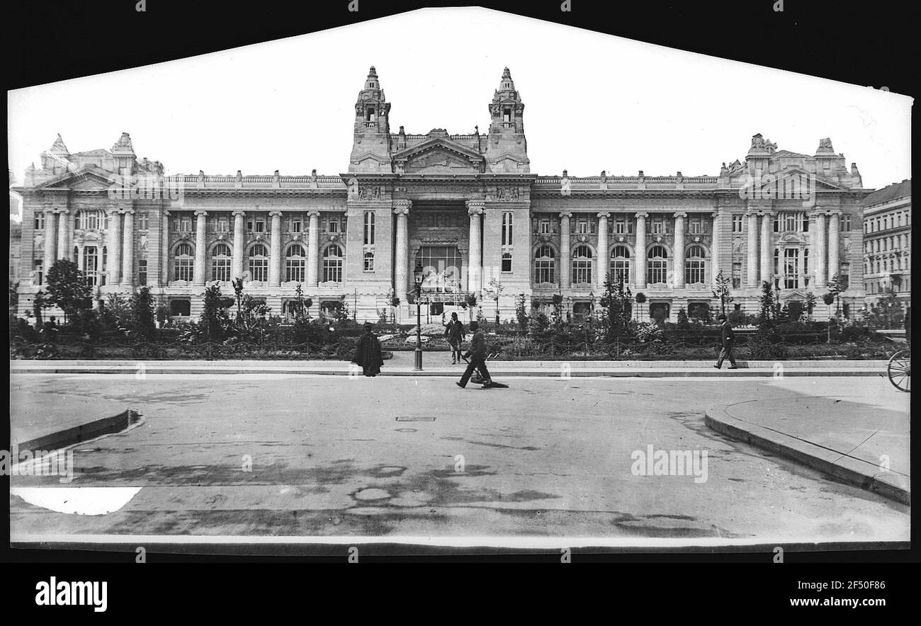 Budapest stock exchange hi-res stock photography and images - Alamy