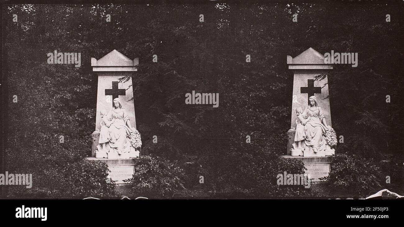 Tomb of the family Otto Moritz Bonne Stock Photo - Alamy