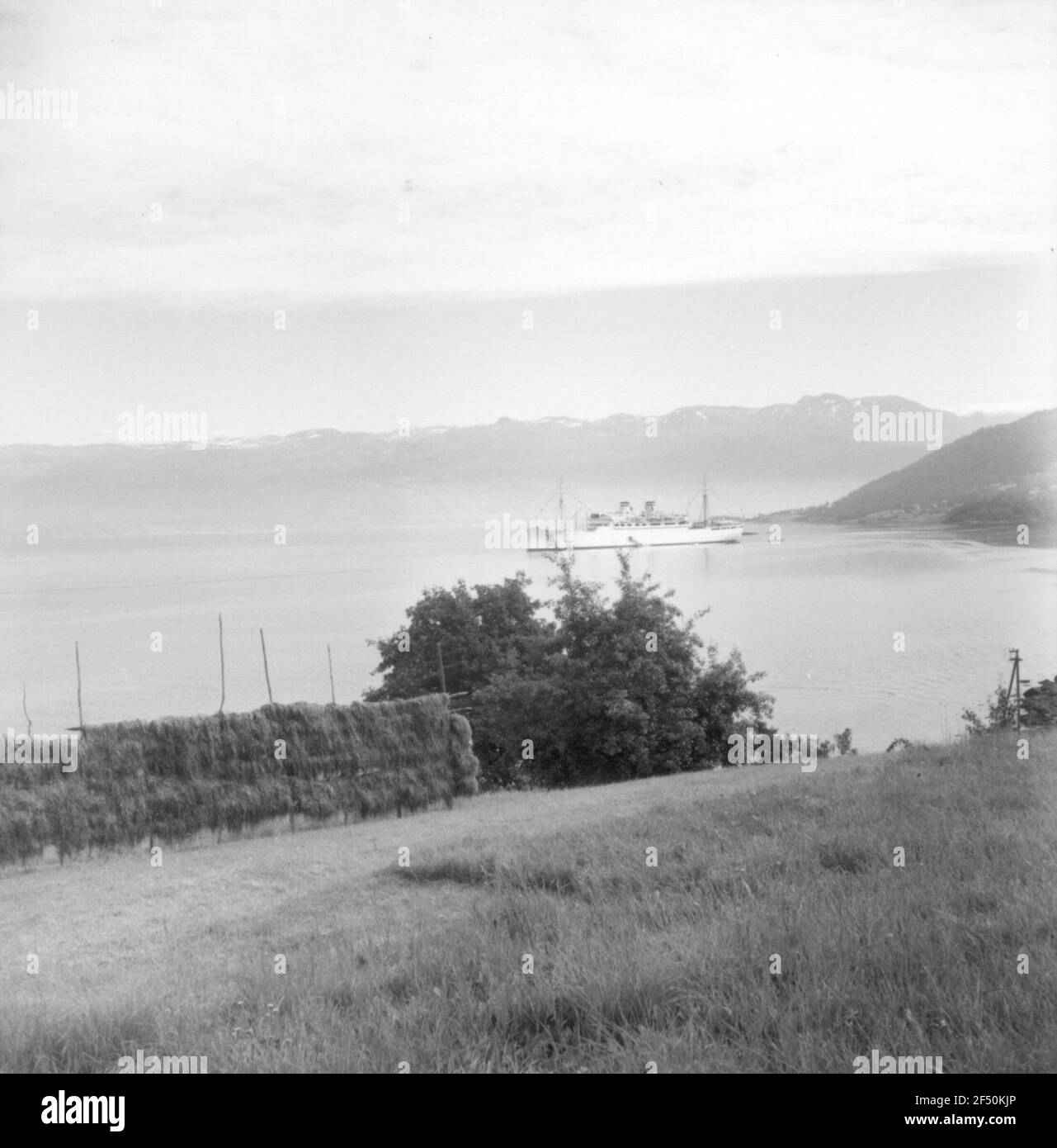 Travel photos Norway. The passenger ship "Milwaukee" in front of the ...