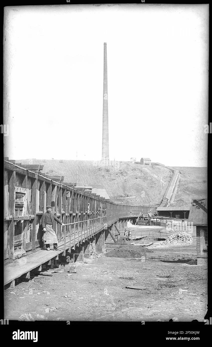 Necklace. Flight dust channel after the high Esse Stock Photo - Alamy