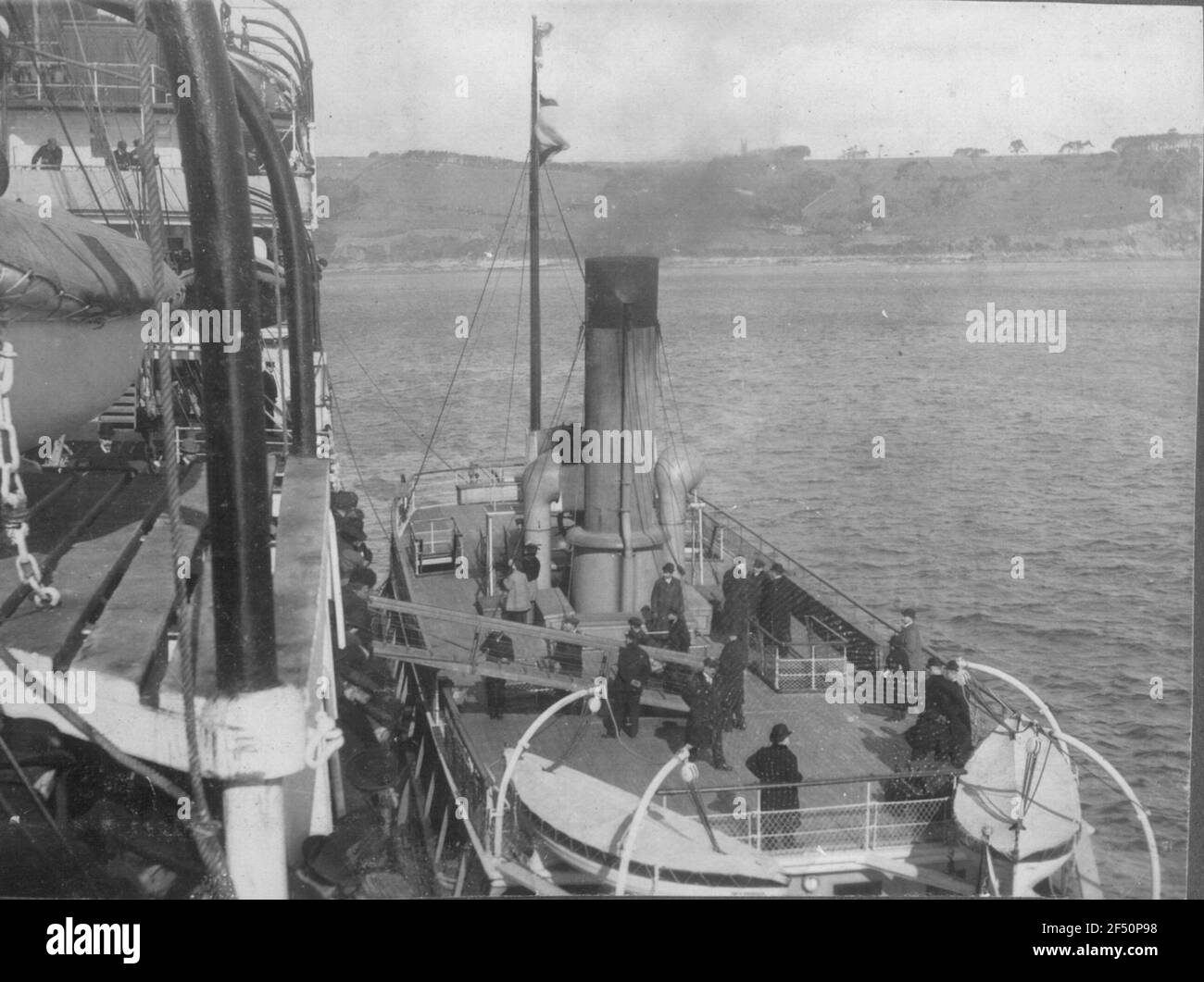 Steam bar Long side of a high-sea shipping (probably for the blind ...