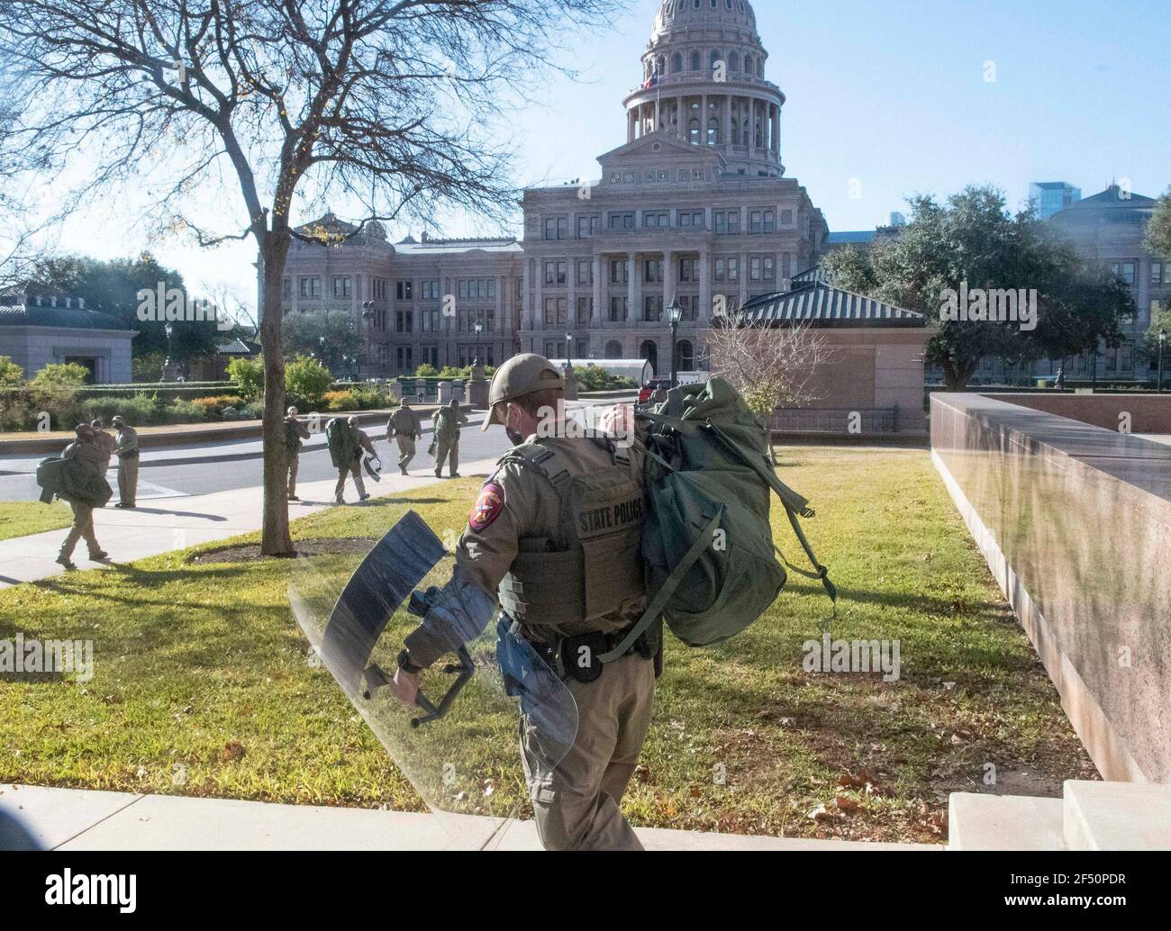 Riot control troops hi-res stock photography and images - Alamy
