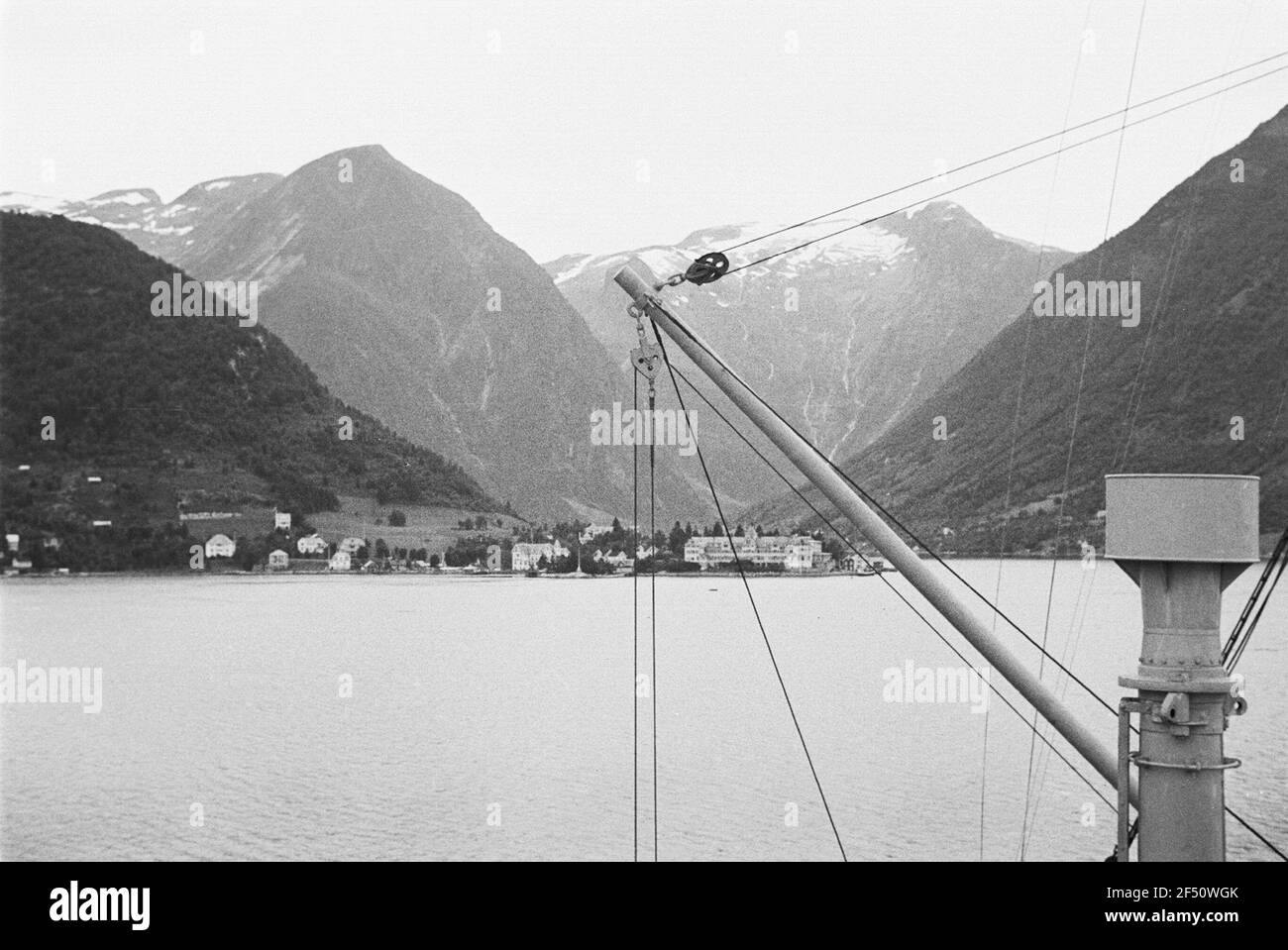 Travel photos Norway. Sognefjord. View from a passenger ship on ...