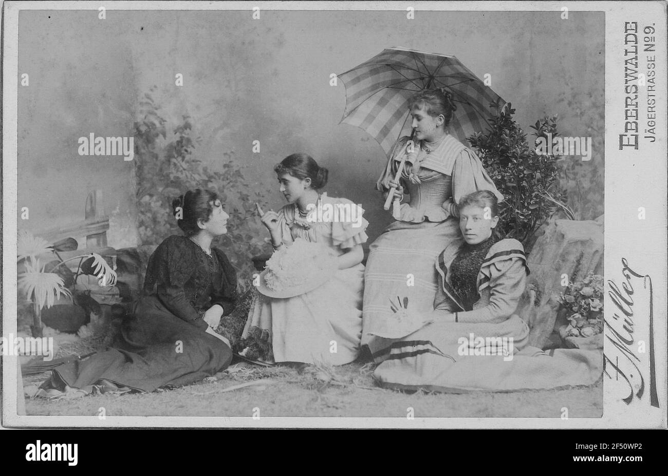 Talking community Black and White Stock Photos & Images - Alamy