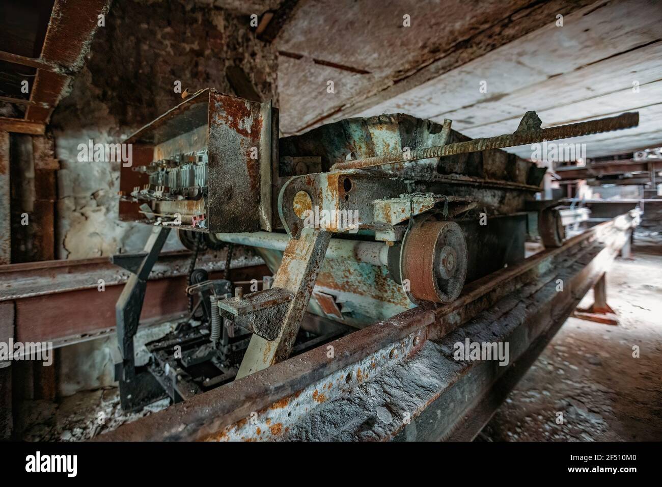 Old rusty trolley in abandoned factory Stock Photo - Alamy