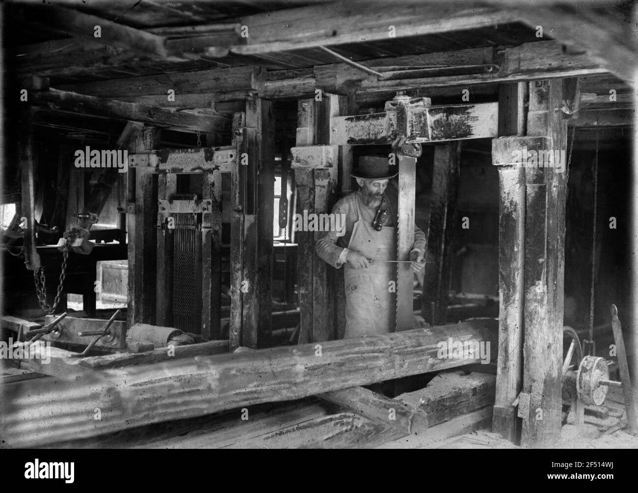 Saw gate Black and White Stock Photos & Images - Alamy