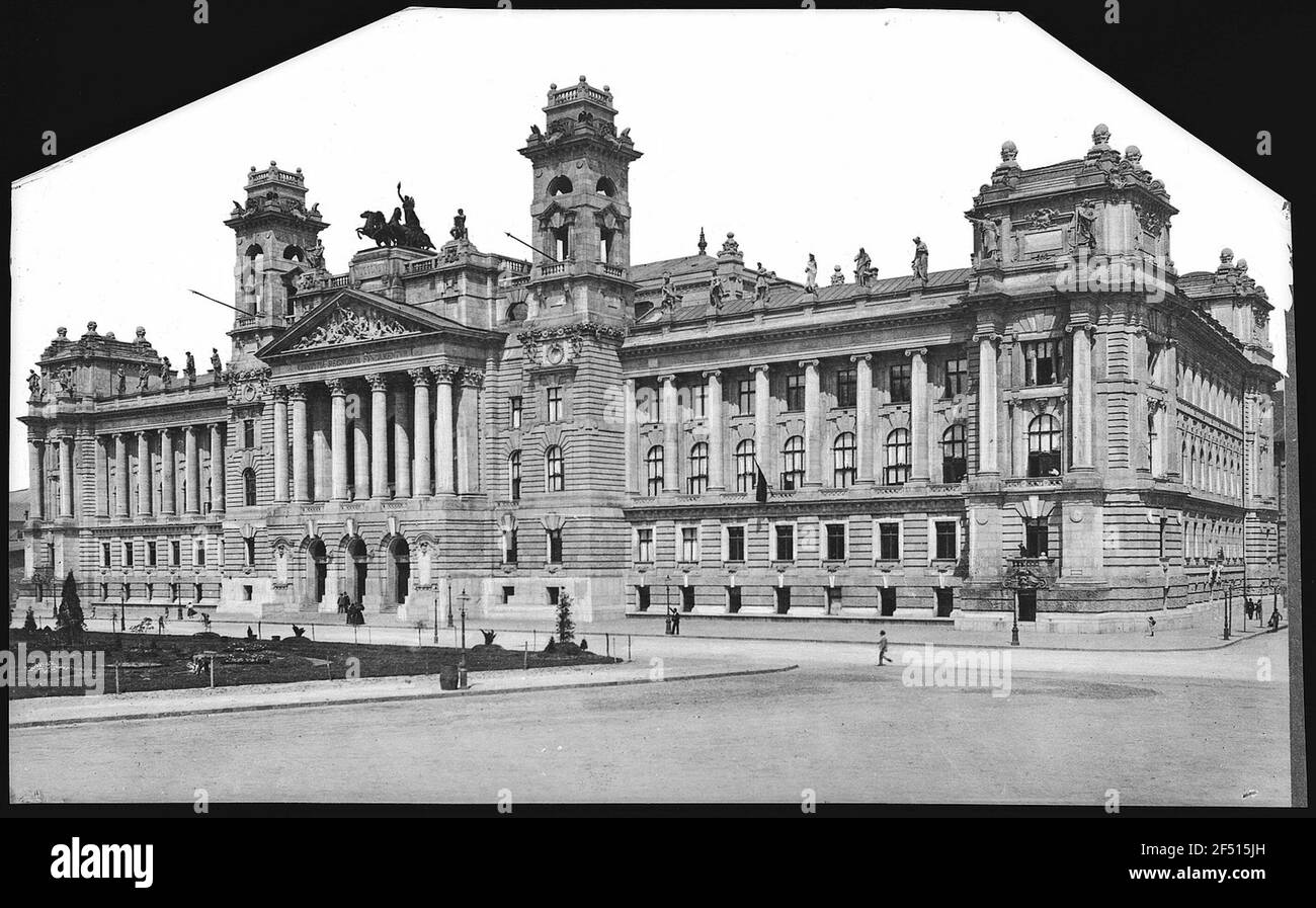 Budapest. Justizpalast (1896 Stock Photo - Alamy