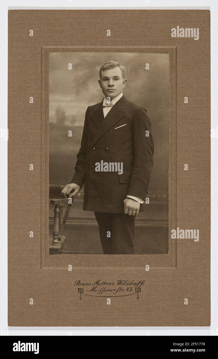 1900s male fashion hi-res stock photography and images - Alamy