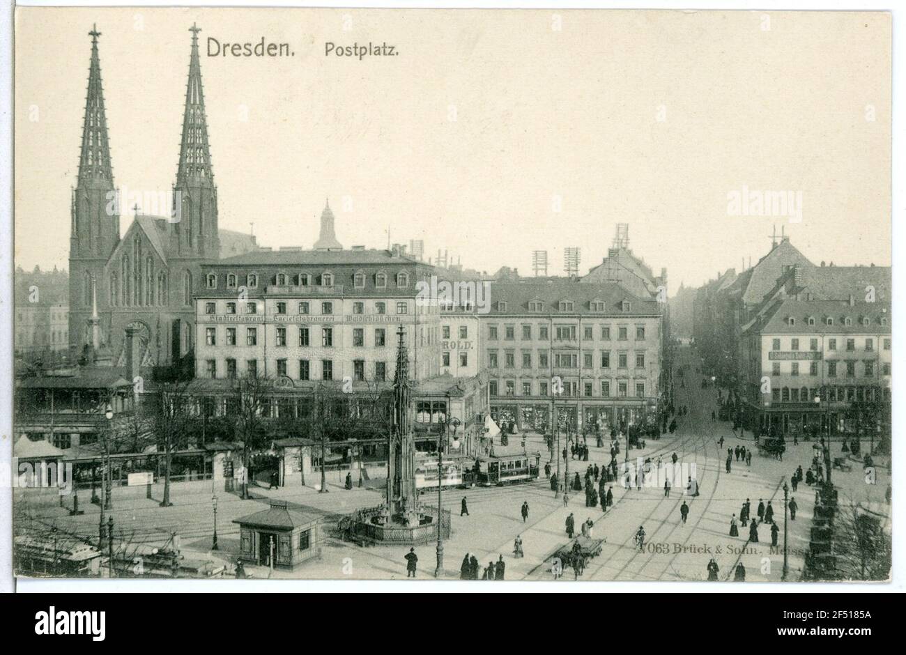 Trams in dresden hi-res stock photography and images - Alamy