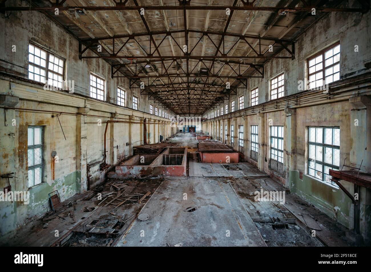 Abandoned haunted industrial creepy warehouse hi-res stock photography ...