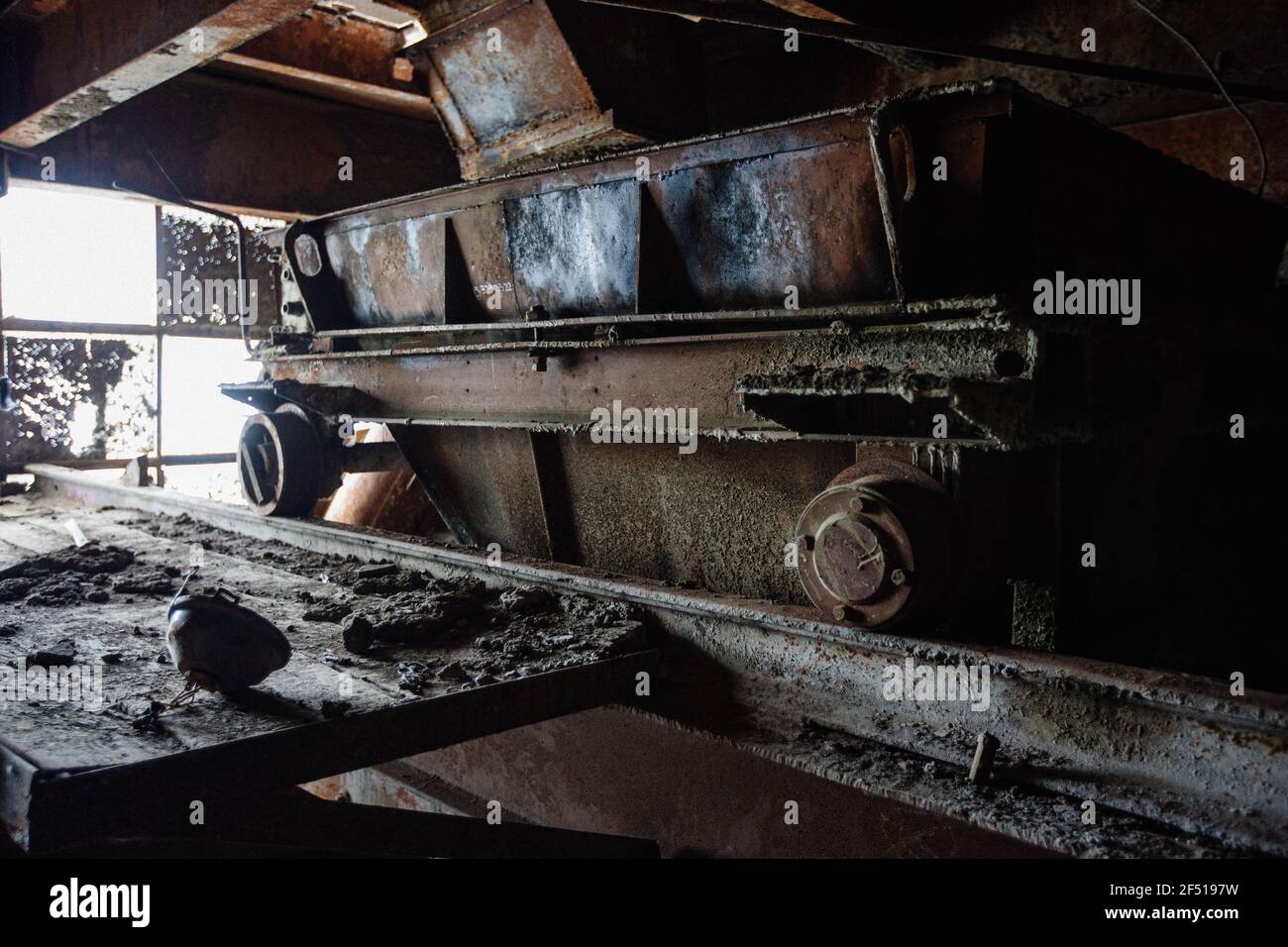 Rusty trolley hi-res stock photography and images - Alamy