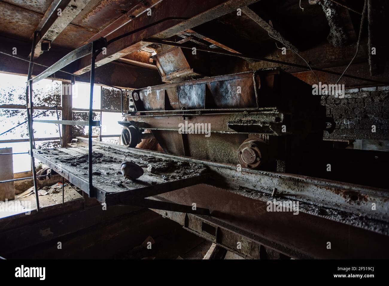 Rusty trolley hi-res stock photography and images - Alamy