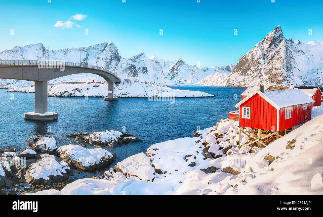 Charming winter view on Hamnoy village and bridge to Olenilsoya island ...