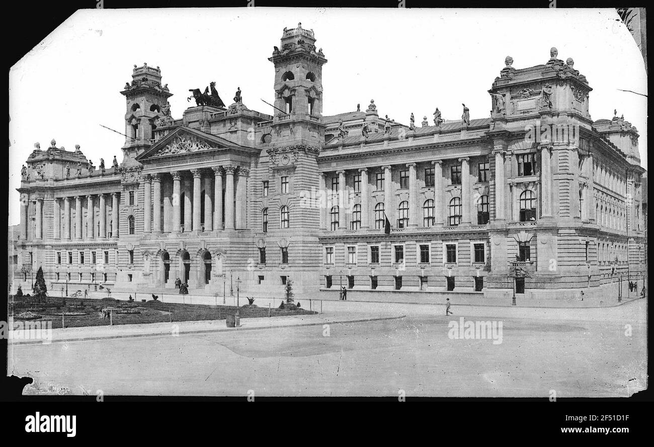 Budapest. Justizpalast (1896 Stock Photo - Alamy