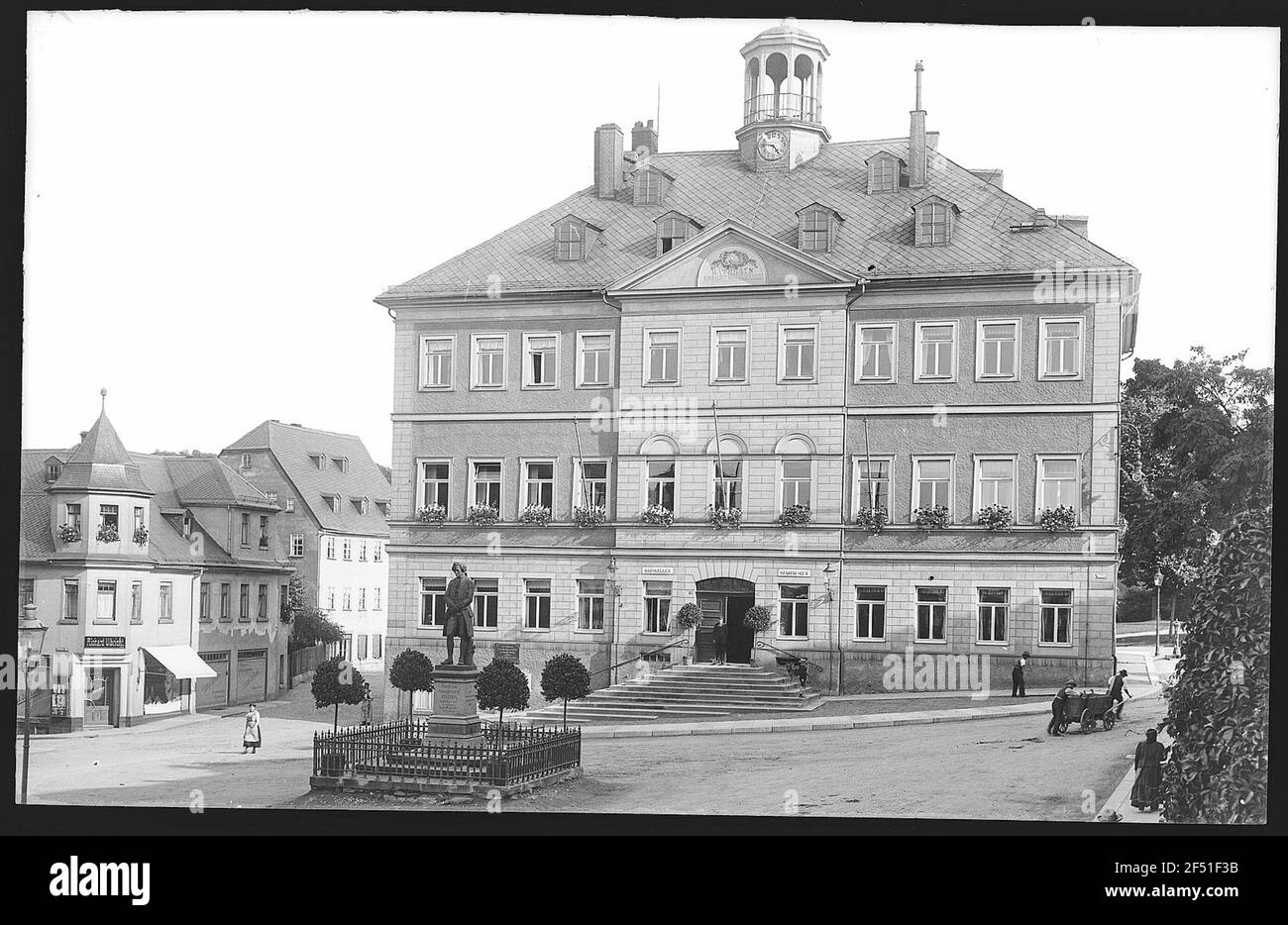 Hainichen. Town Hall with Gellert Monument Stock Photo - Alamy