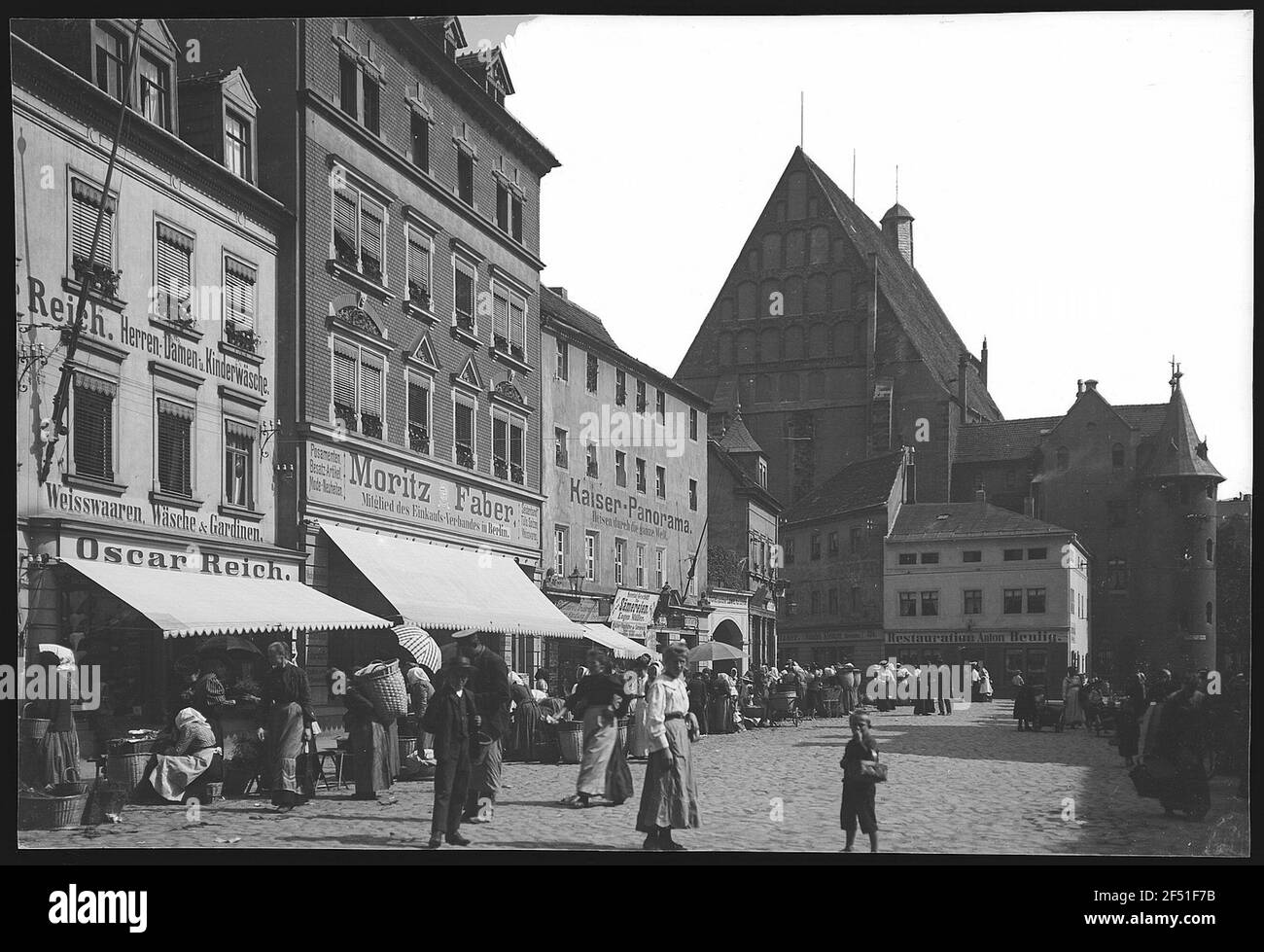 Franciscan religious architecture Black and White Stock Photos & Images ...