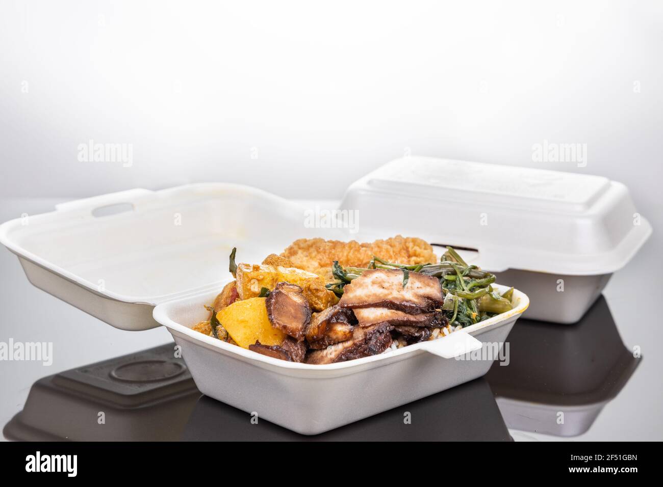 Foam takeaway box hi-res stock photography and images - Alamy