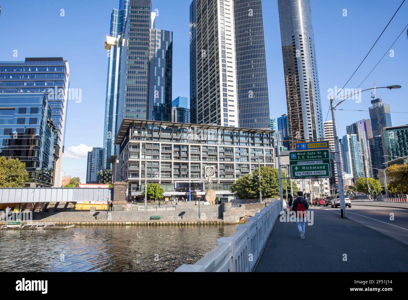 Melbourne city centre and Queens bridge view of high rise buildings on ...