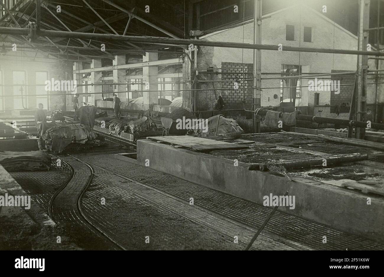 Overview of the pit hall Stock Photo - Alamy