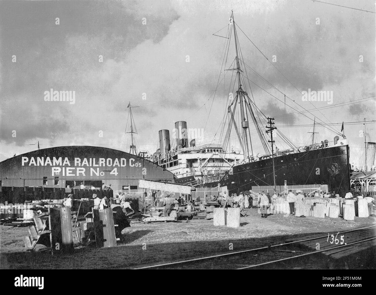 Panama City / Panama: The luxury steamer Moltke in the harbor in the ...