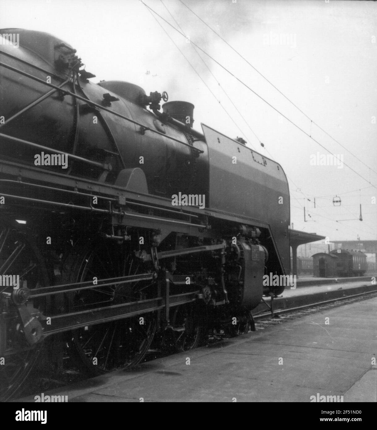 Steam locomotive of the German Reichsbahn in a train station Stock ...