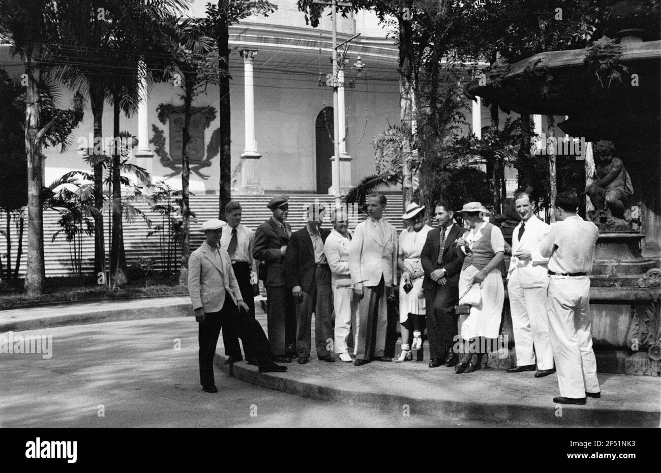 Group building ship Black and White Stock Photos & Images - Alamy