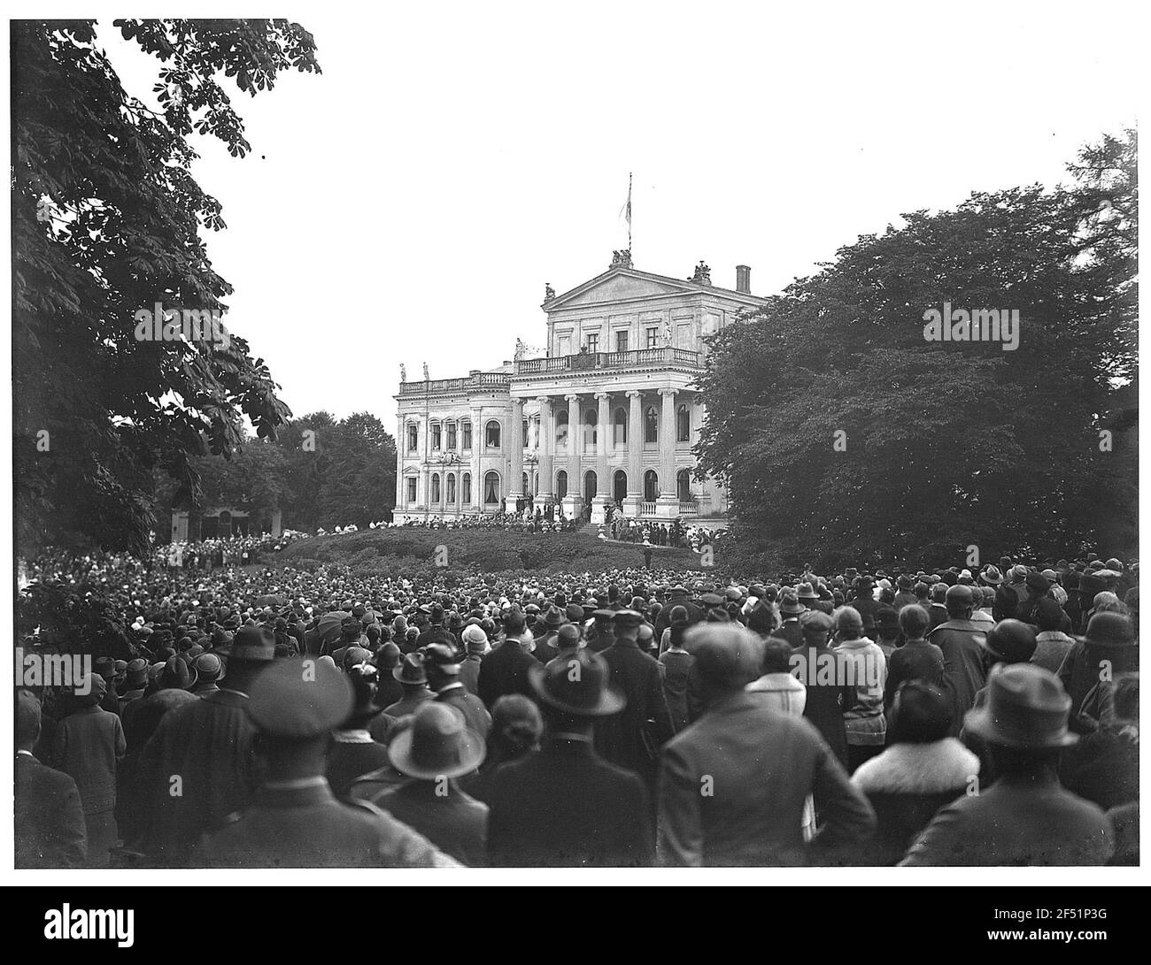 Germany (?). Larger crowd as a spectator in front of a castle Stock ...