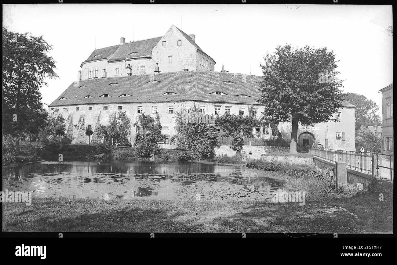 District court Black and White Stock Photos & Images - Alamy