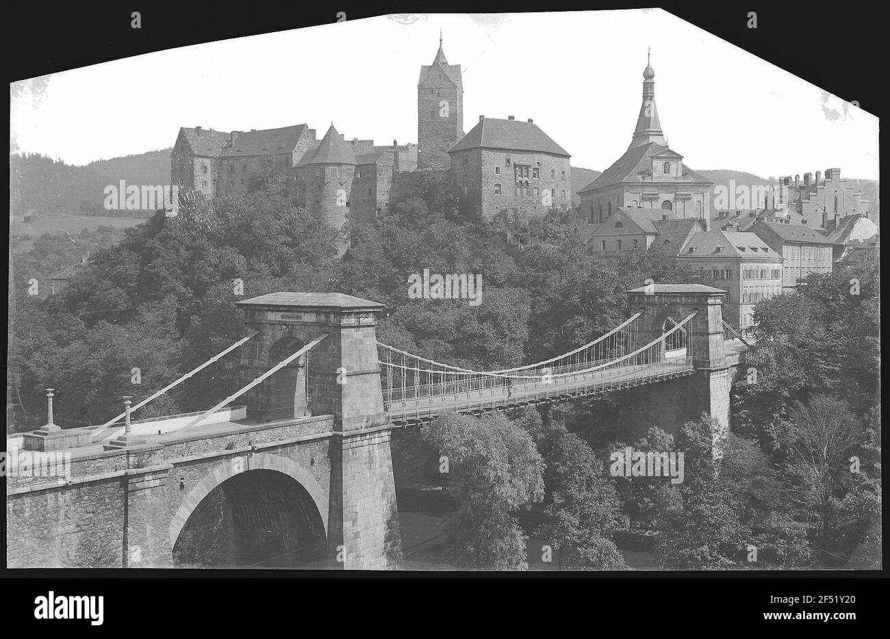 Elbogen. Castle with chain bridge Stock Photo - Alamy