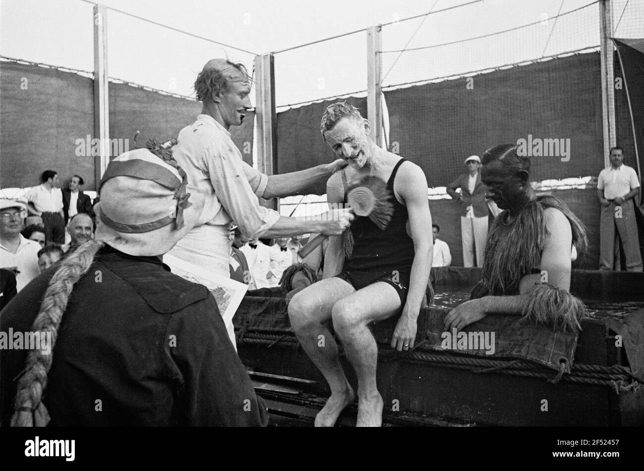 Bordleben Cap Arcona. H.S.D.G. Equator baptism on the passenger ship ...