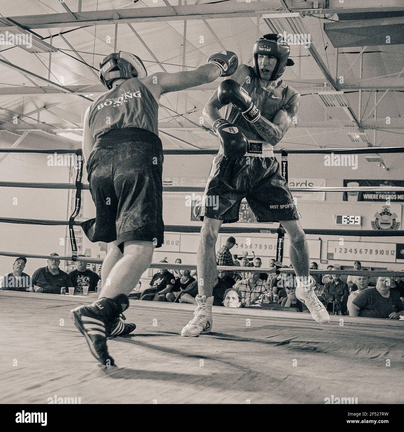Amateur boxing match Stock Photo - Alamy