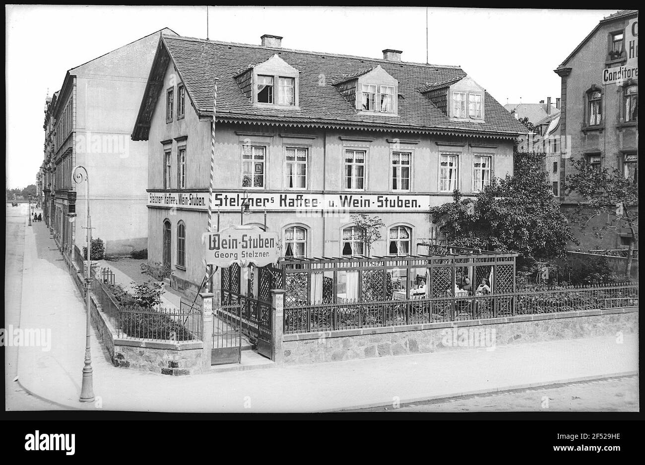 Historic wine production Black and White Stock Photos & Images - Alamy
