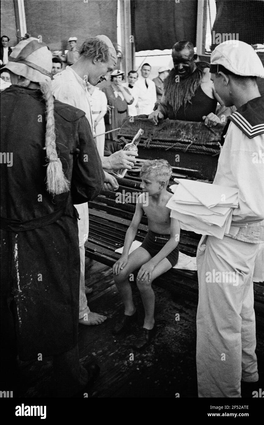 Bordleben Cap Arcona. H.S.D.G. Equator baptism on the passenger ship ...