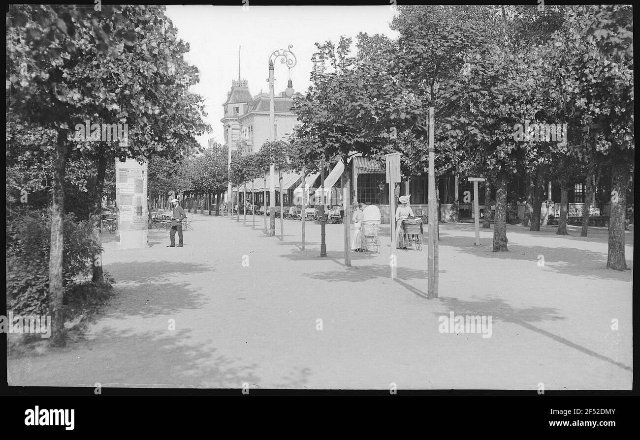 Strandpromenade Black and White Stock Photos & Images - Alamy