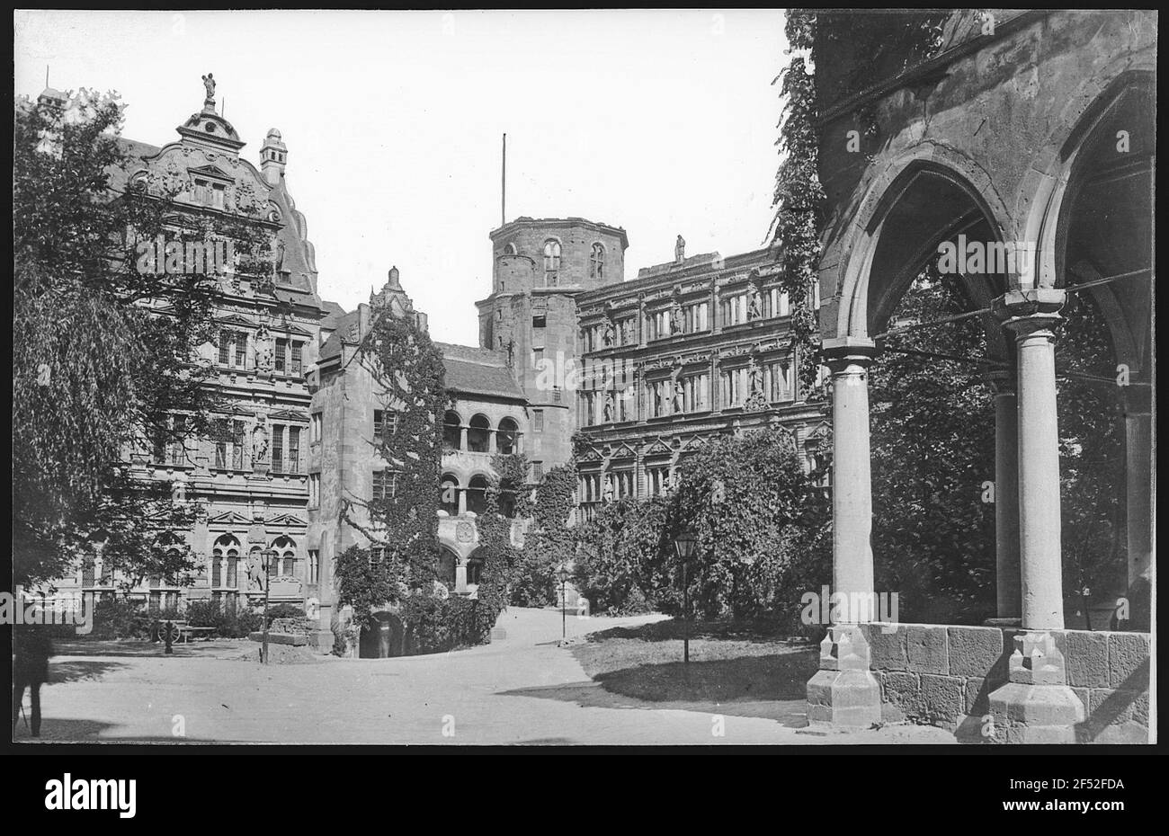 Heidelberg. Castle courtyard Stock Photo - Alamy