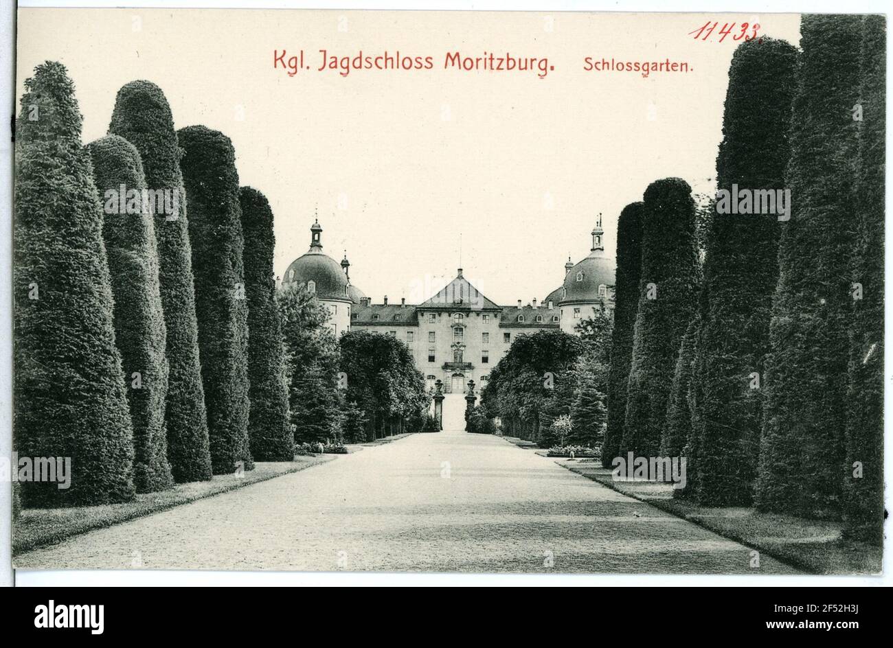 Hunting Castle garden and castle. Hunting lodge Stock Photo - Alamy