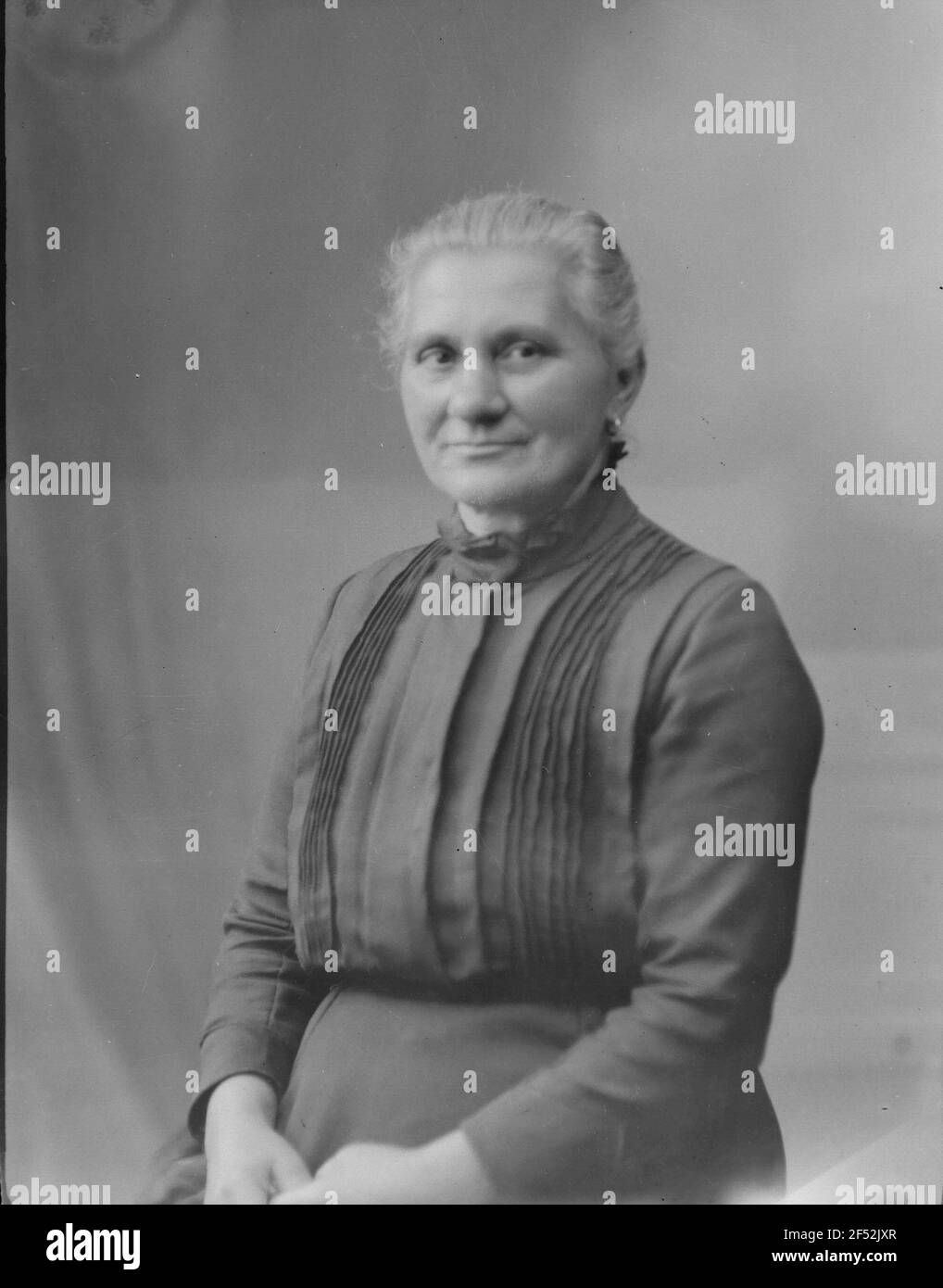 Portrait individual Black and White Stock Photos & Images - Alamy