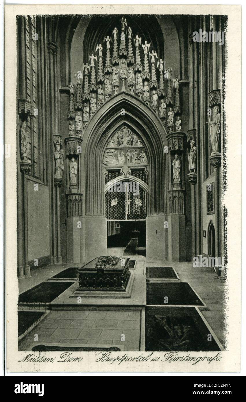 Dom - main portal with prince's gravity Meissen. Dom - main portal with ...